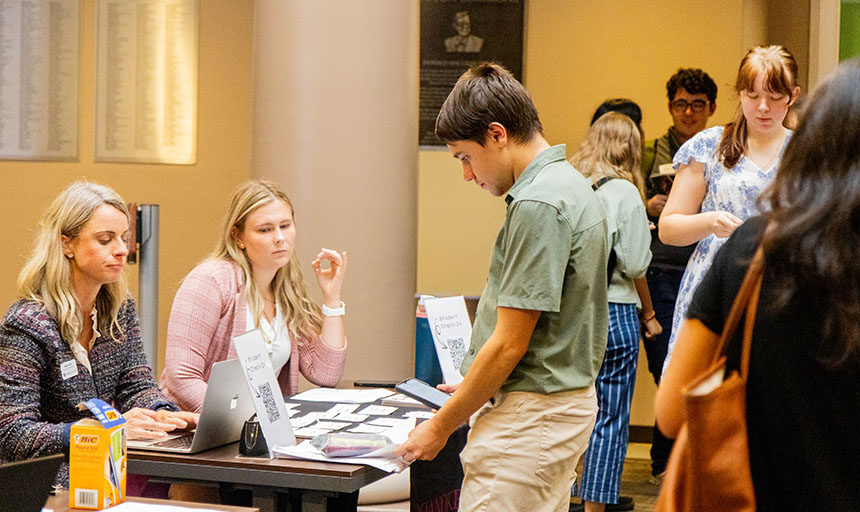 Academic Resource Fair - Roanoke College