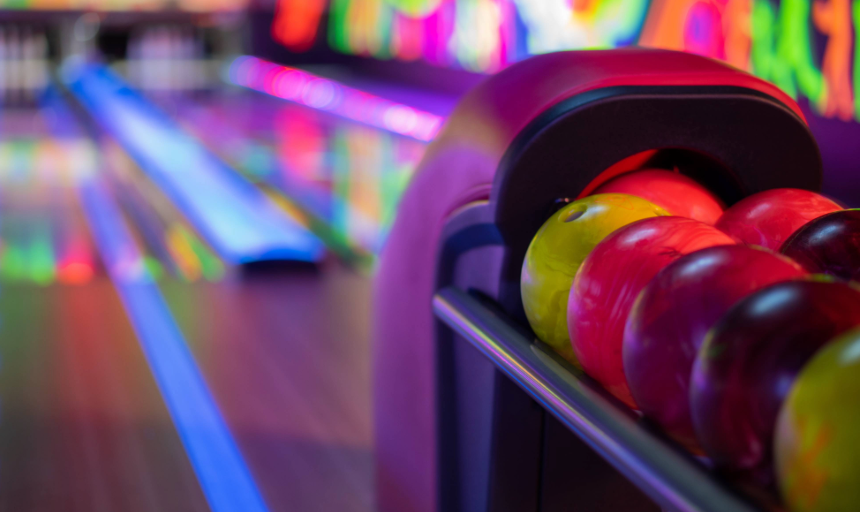 Lee-Hi Lanes Bowling Night - Roanoke College